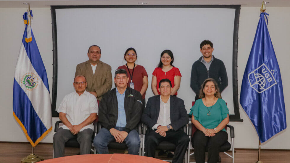 UGB y EQUIMED firman Carta de Entendimiento para fortalecer la tecnología médica y la formación ...